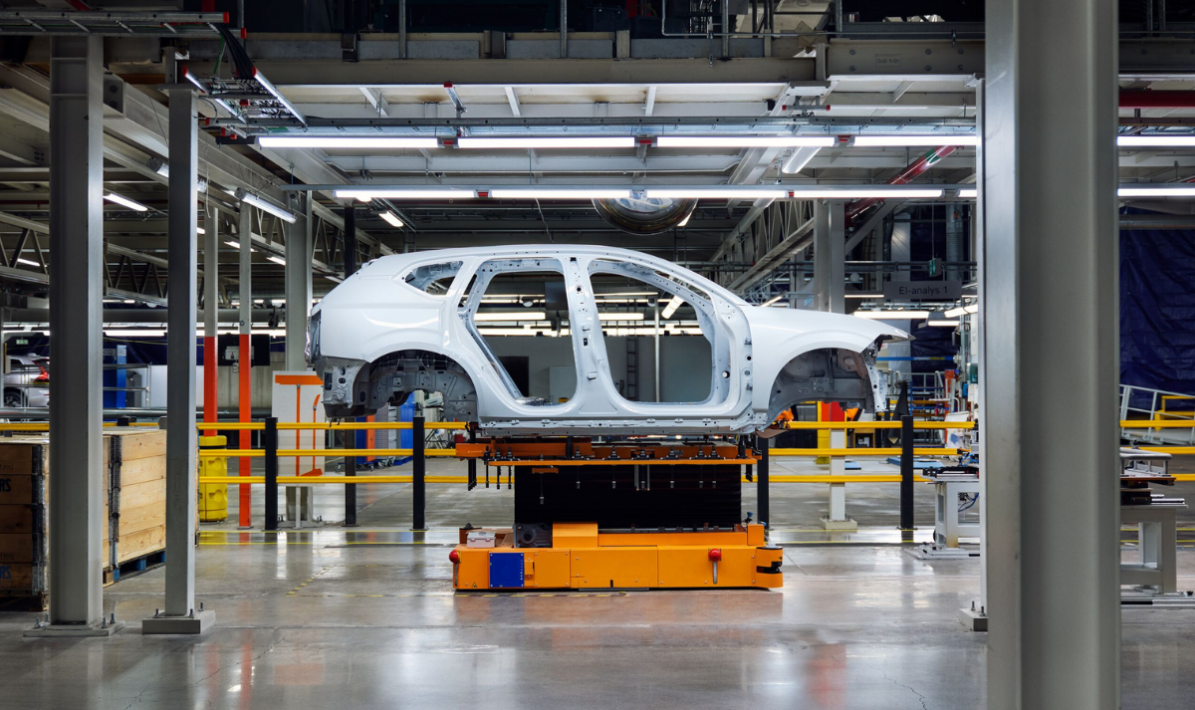 Volvo lança primeiro automóvel produzido com aço 100% reciclável no ...